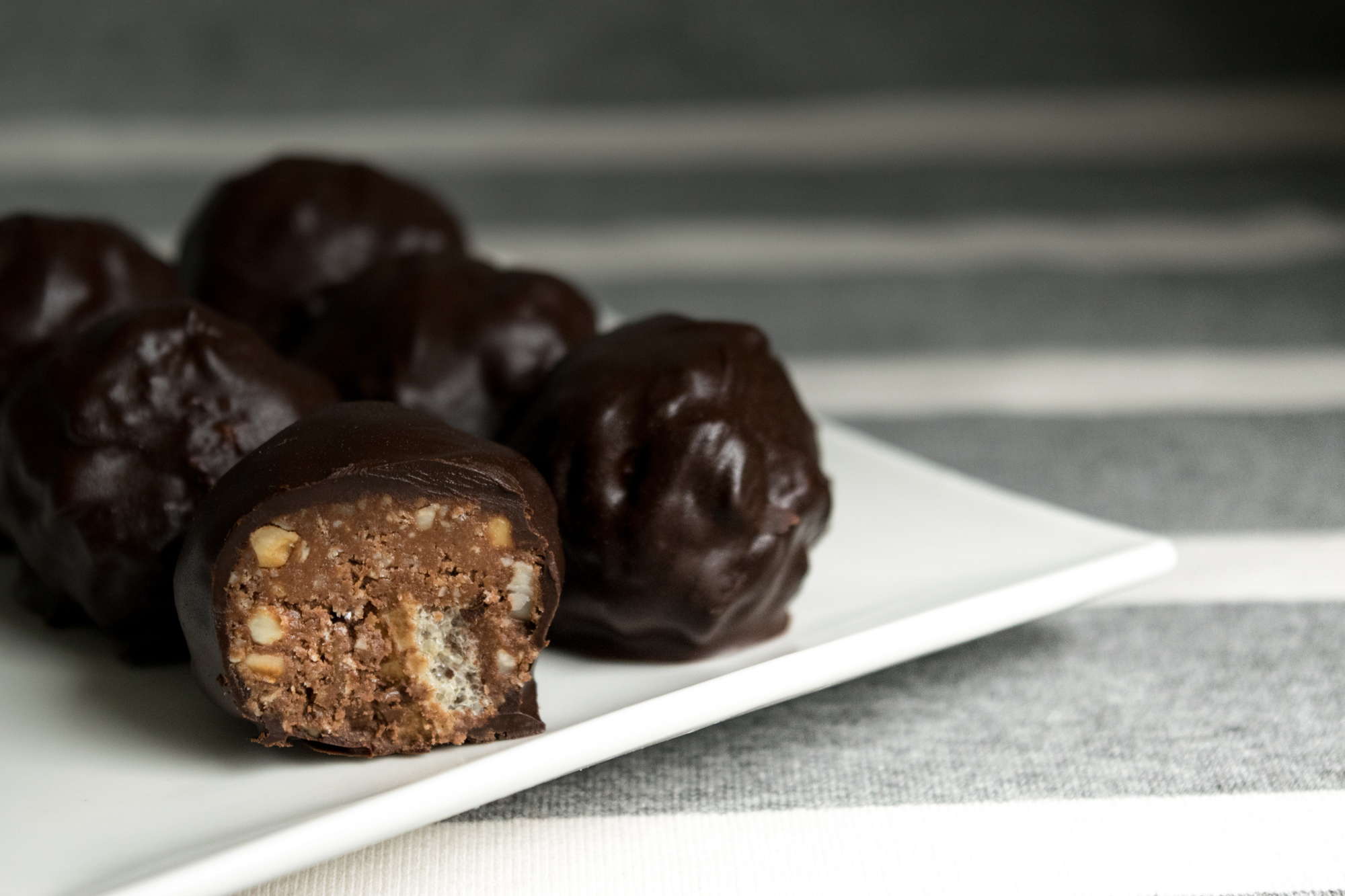 Amazing Ferrero Rocher Truffles • HungryBae